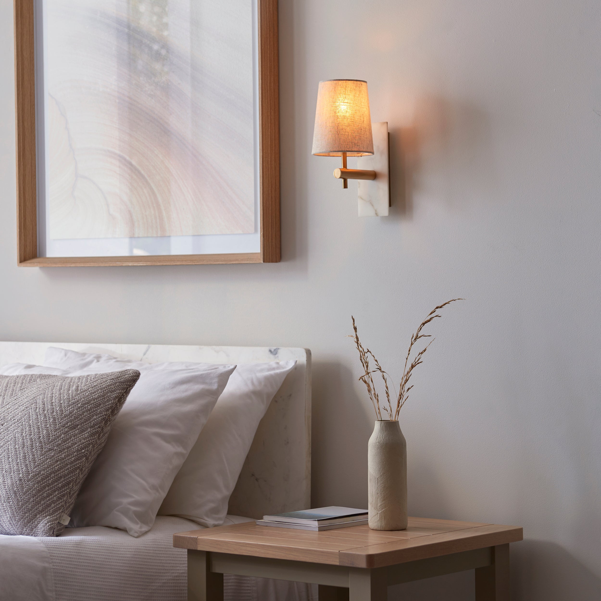 Marble Backplate Brass Wall Sconce – Linen Shade